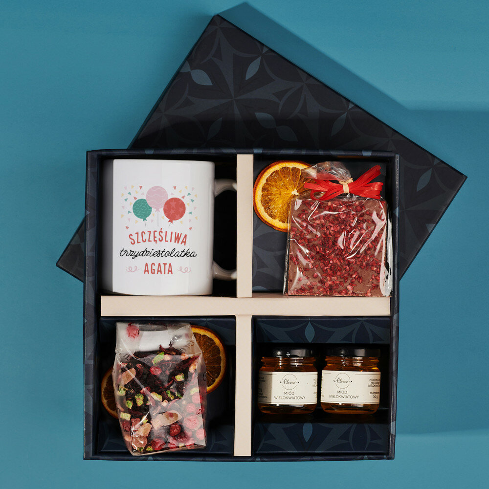 Zestaw prezentowy na 30 urodziny dla niej z kubkiem i herbatą - MyGiftDna.pl