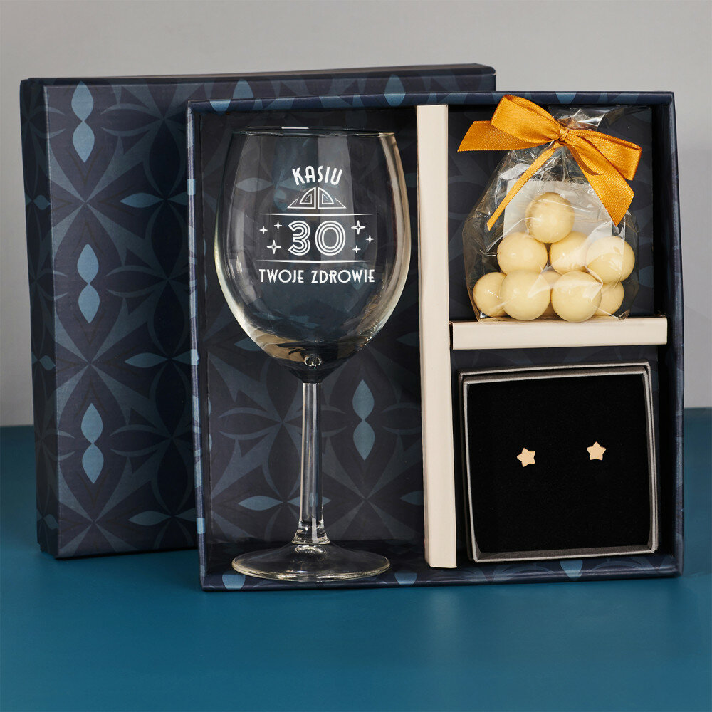 Zestaw prezentowy na 30 urodziny z kieliszkami do wina i kolczykami - MyGiftDna.pl